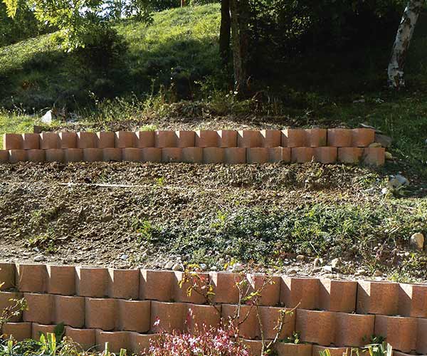 Potager en pente : aménagements de stabilisation des talus