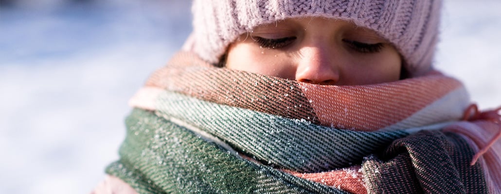 Enrouement, aphonie, laryngite : symptômes, quand consulter et remèdes ...